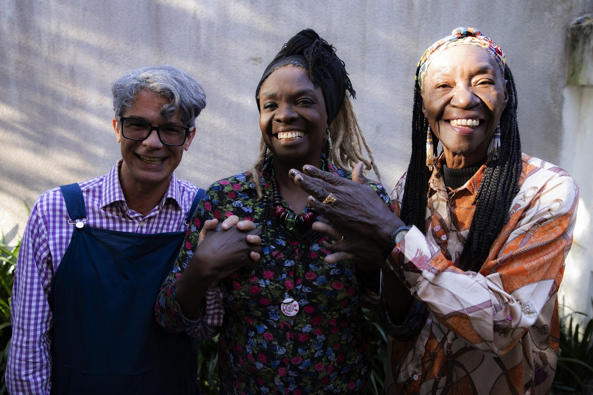 Lia de Itamaracá canta 'Maracatu atômico' no disco em que Celso Sim ...