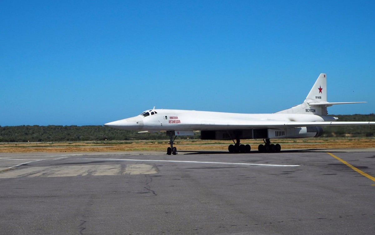 Aviões russos deixam a Venezuela após participarem de manobras ...