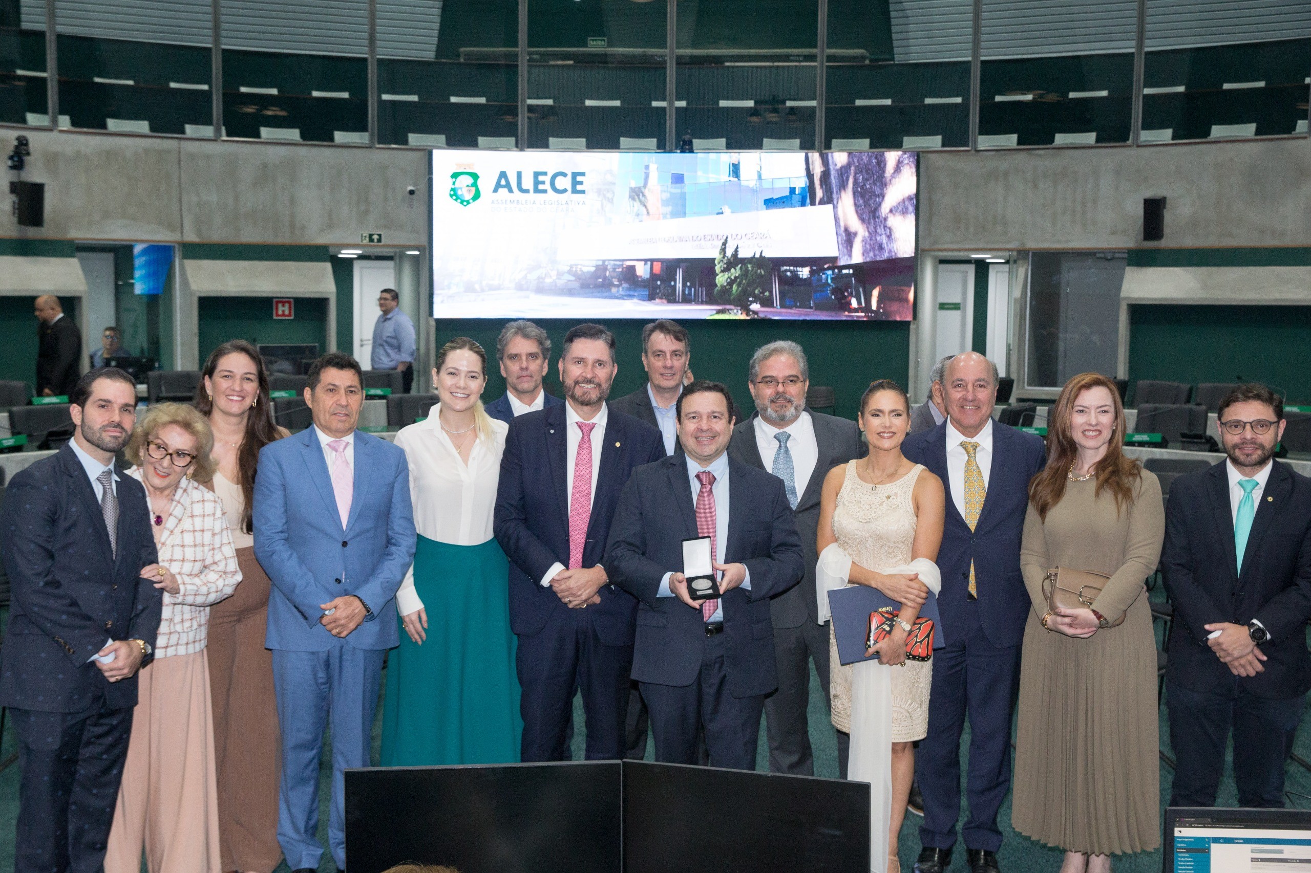 Sessão na Assembleia do Ceará celebra 100 anos de Edson Queiroz | G1