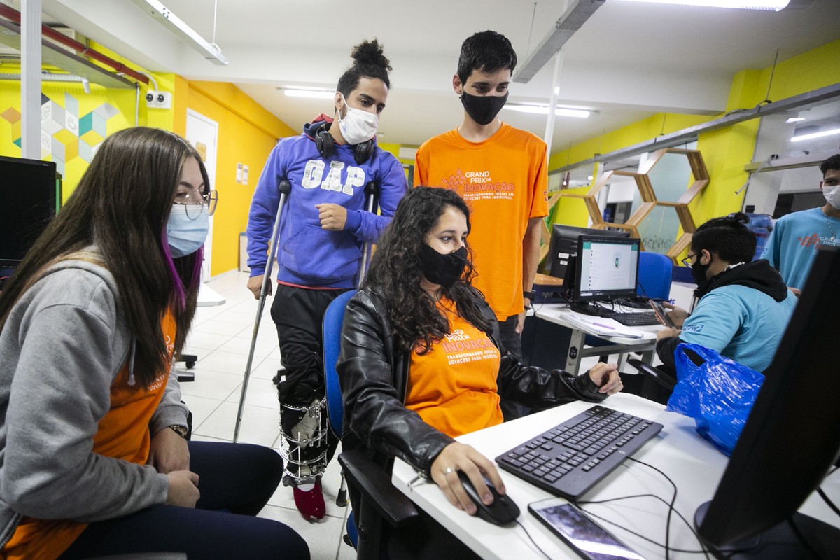 Fab Labs preparam alunos para trabalho na indústria 4.0 | Sistema FIEP | G1