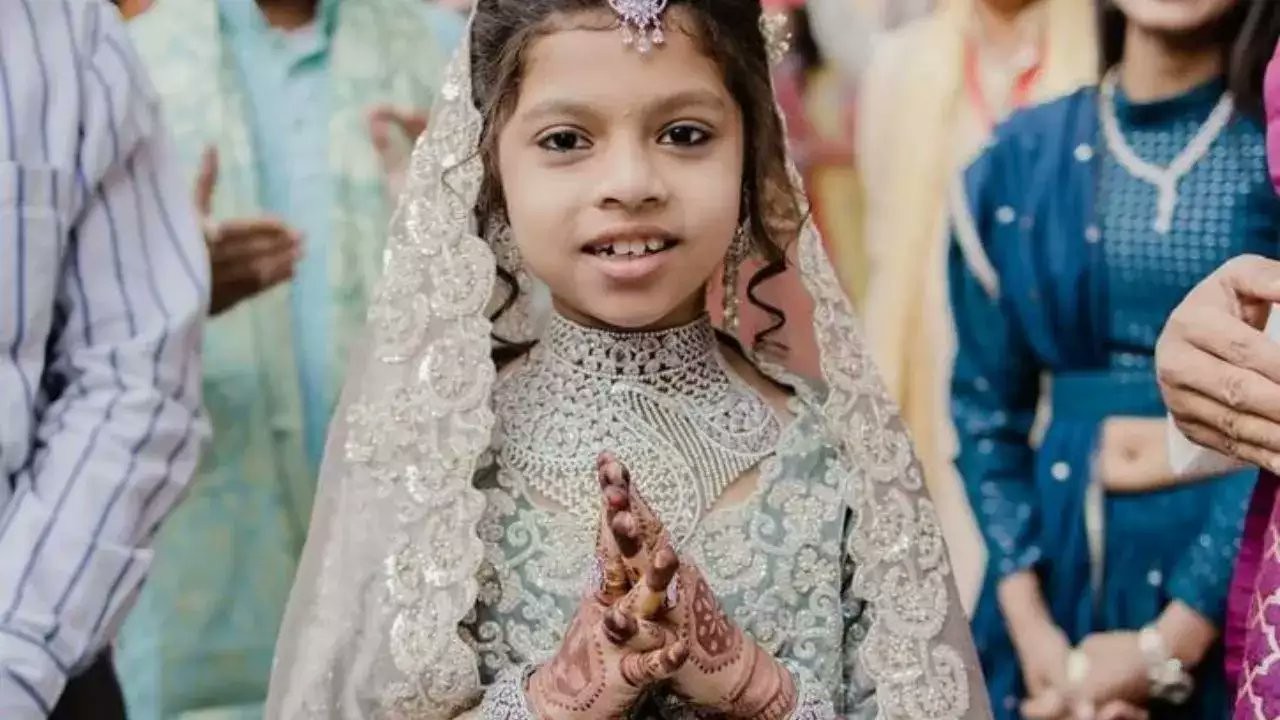 Menina indiana renuncia a herança milionária e entra em monastério ...