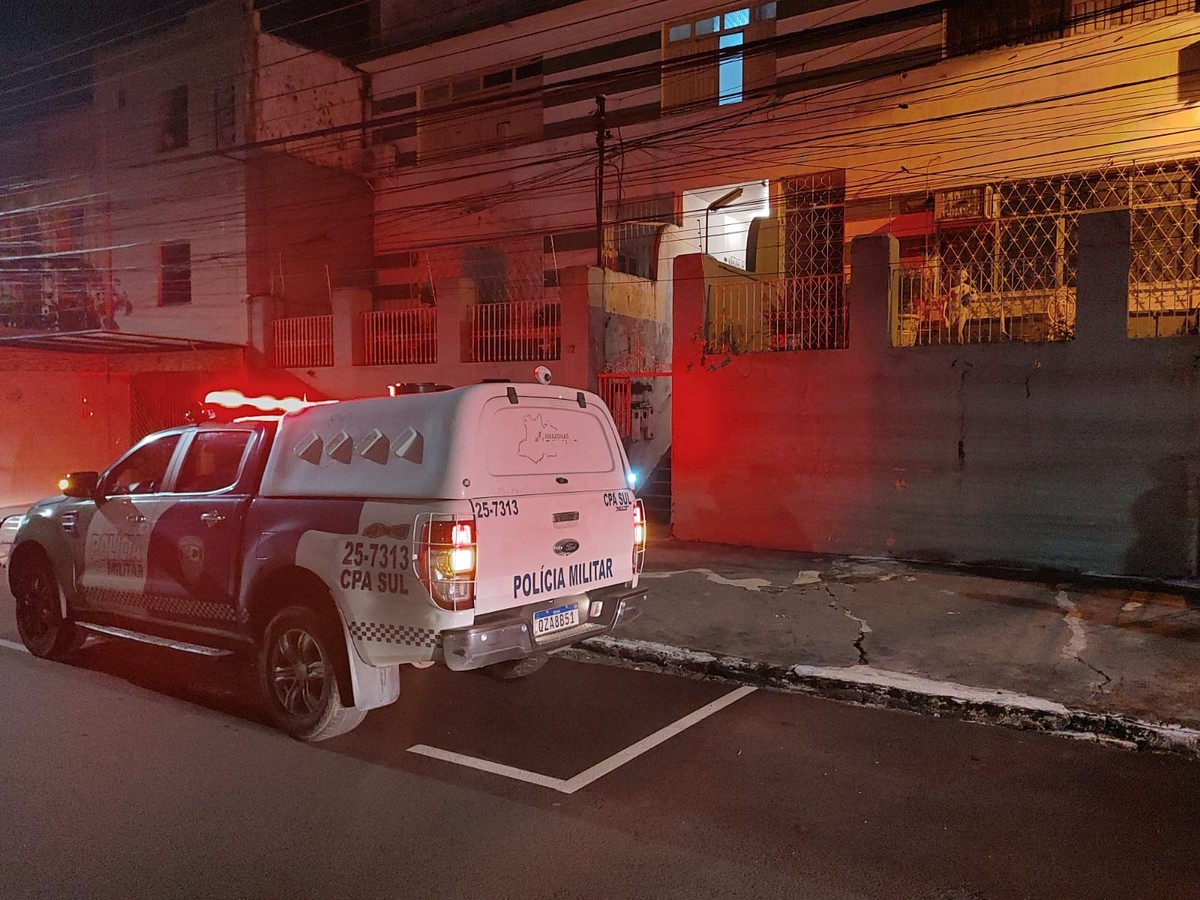 Homem é Morto Com Tiros Nas Costas Após Se Despedir Da Namorada Em