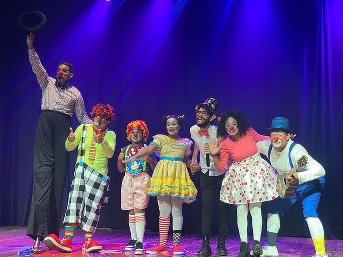 Grupo apresenta espetáculo circense 'Ainda sou Criança' no Teatro ...