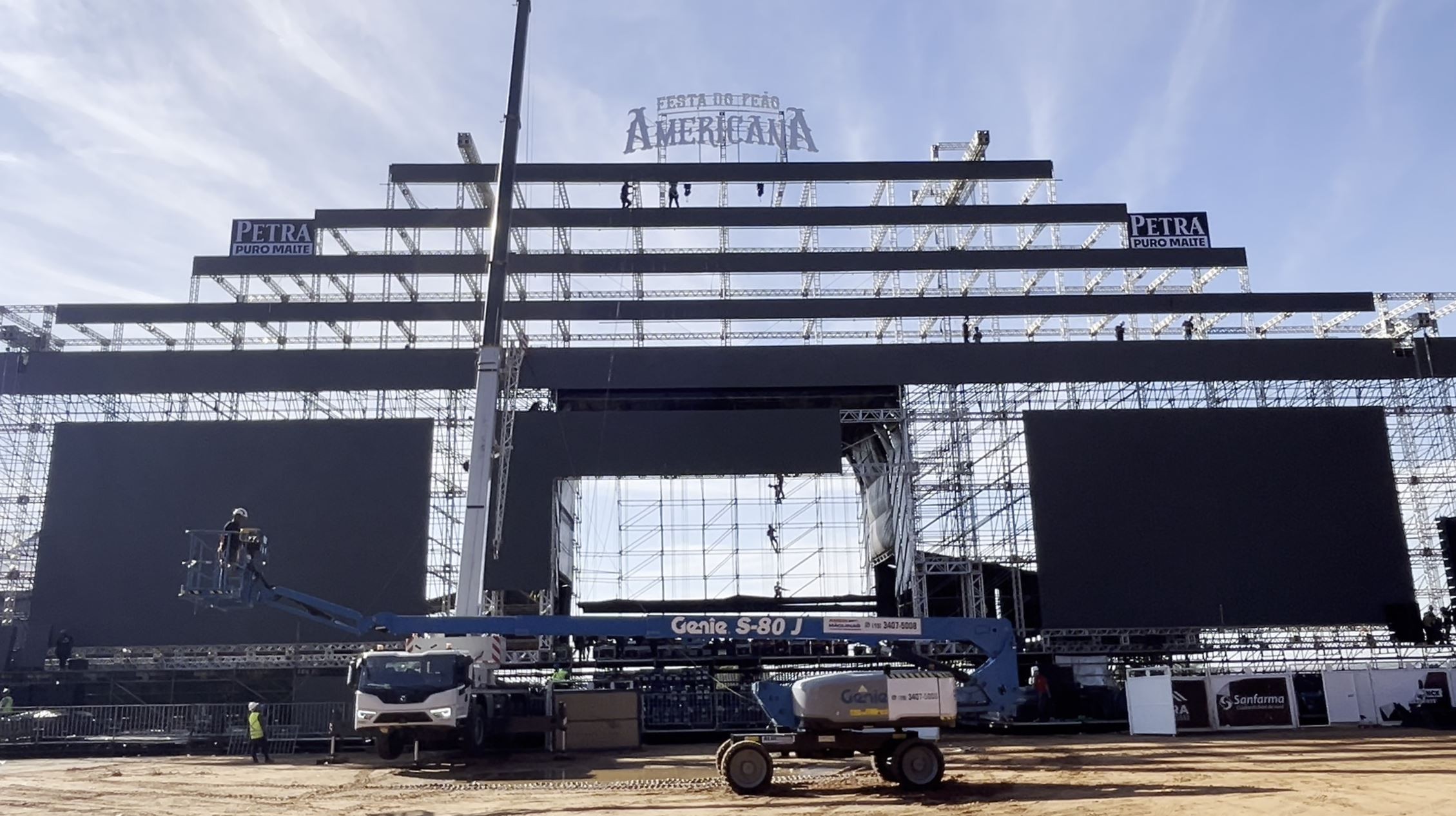 VÍDEO: Festa do Peão de Americana terá maior palco da história