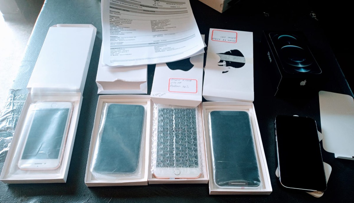 Taxista é detido com cinco aparelhos iPhone sem nota fiscal em rodovia do Acre | Acre | G1
