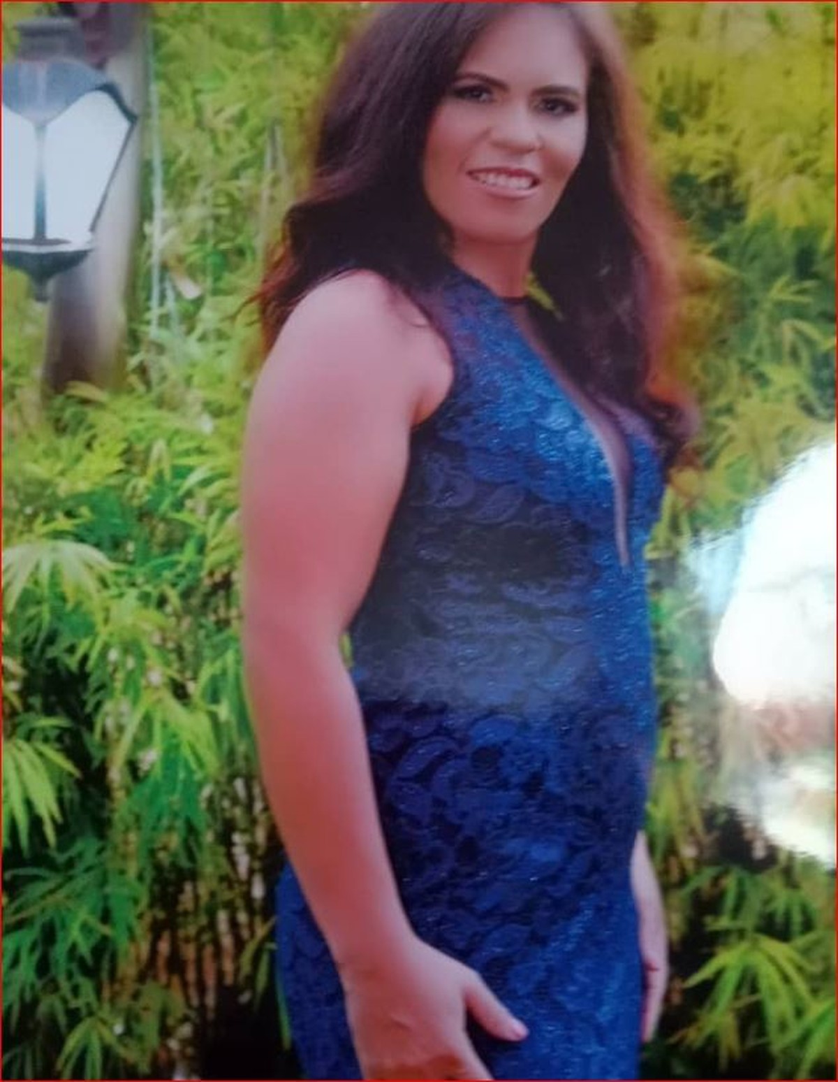 Após deixar filha na escola, mulher é assassinada com tiro nas costas dentro de condomínio, na ...