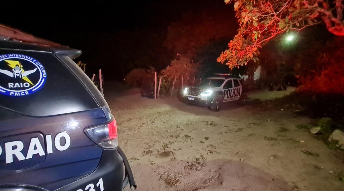 Bando Invade Casa E Mata Dois Irmãos A Tiros Na Presença Da Família Em