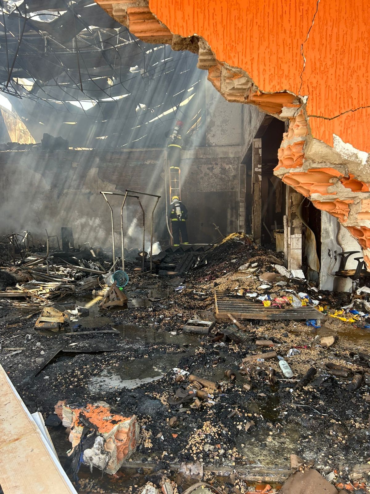 VÍDEO: incêndio atinge mercado de Nova Monte Verde (MT) | G1