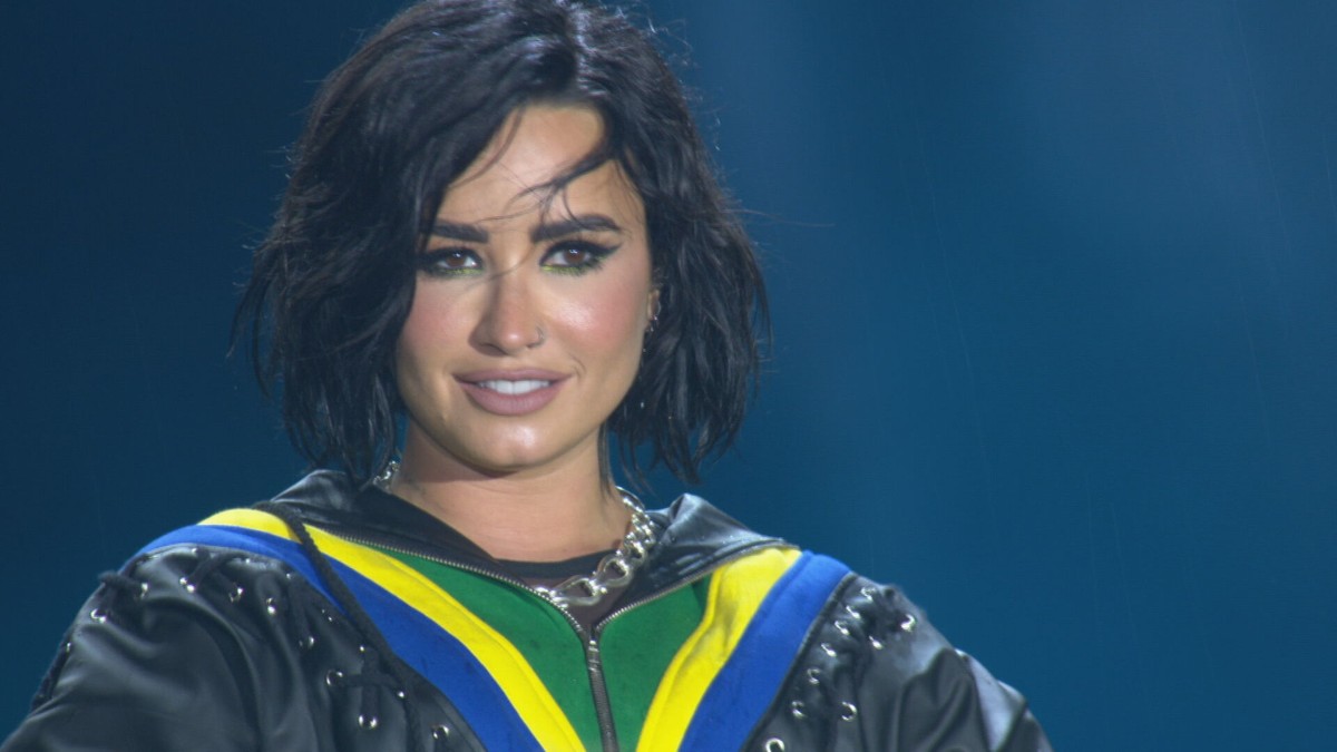 Demi Lovato usa roupa de estilista brasileira em show no The Town ...