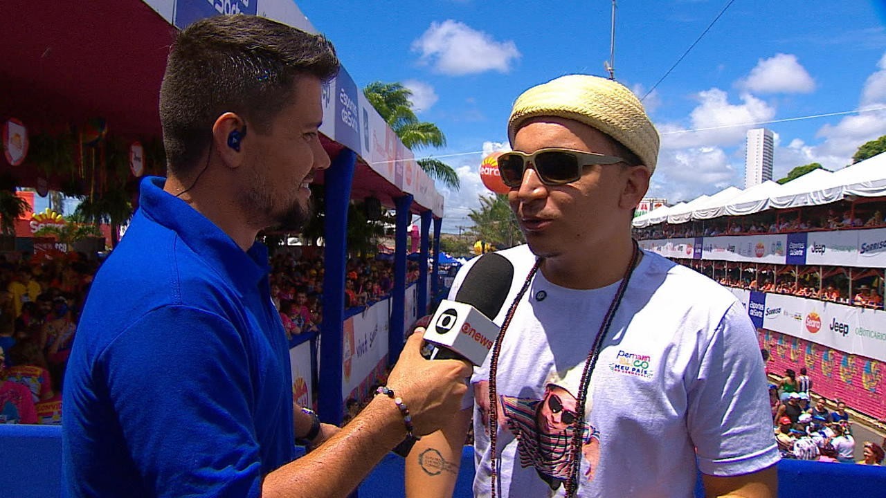 João Gomes homenageia Chico Science na estreia no Galo da Madrugada ...