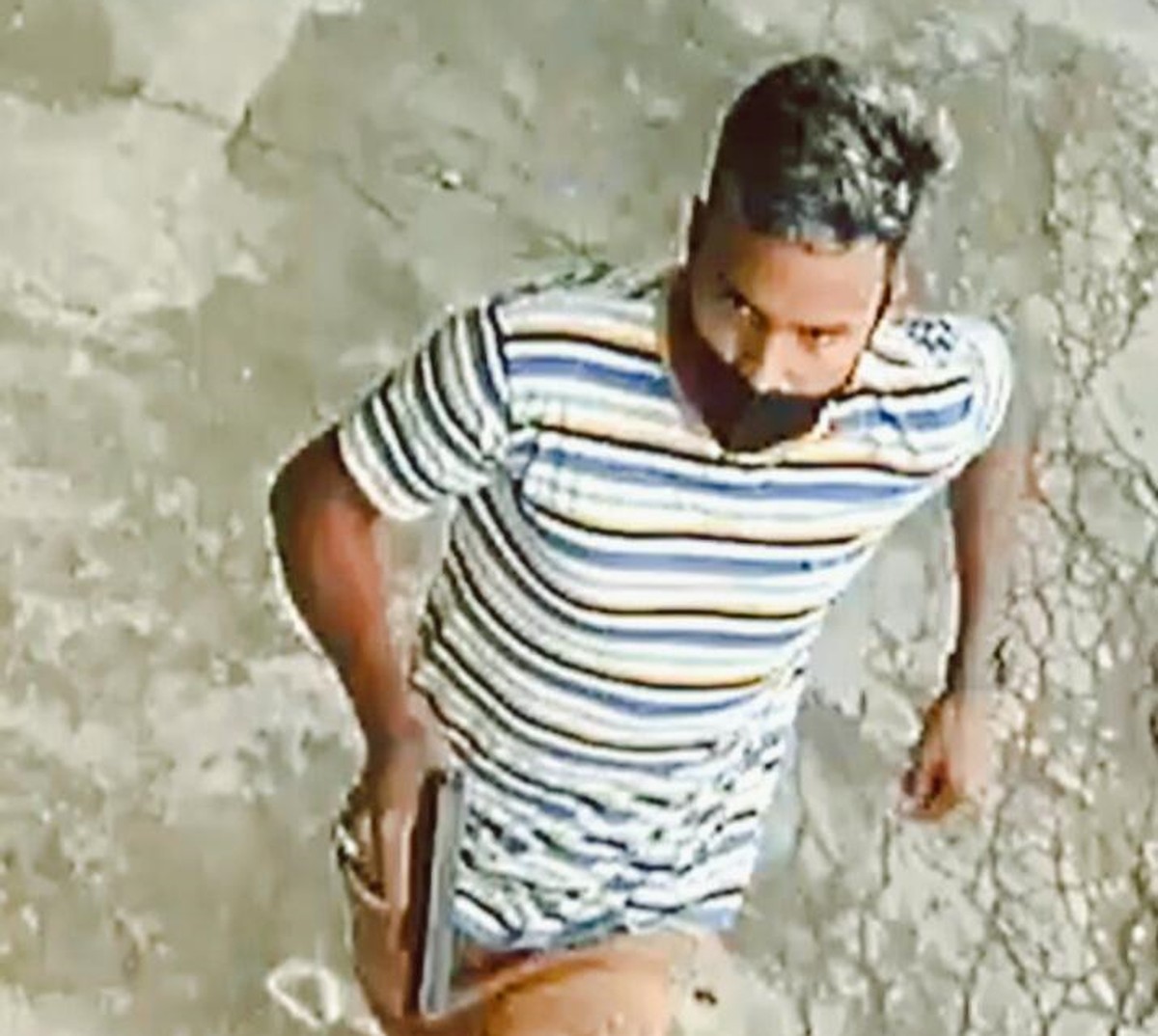 Polícia Divulga Foto E Pede Ajuda Para Achar Assassino De Homem