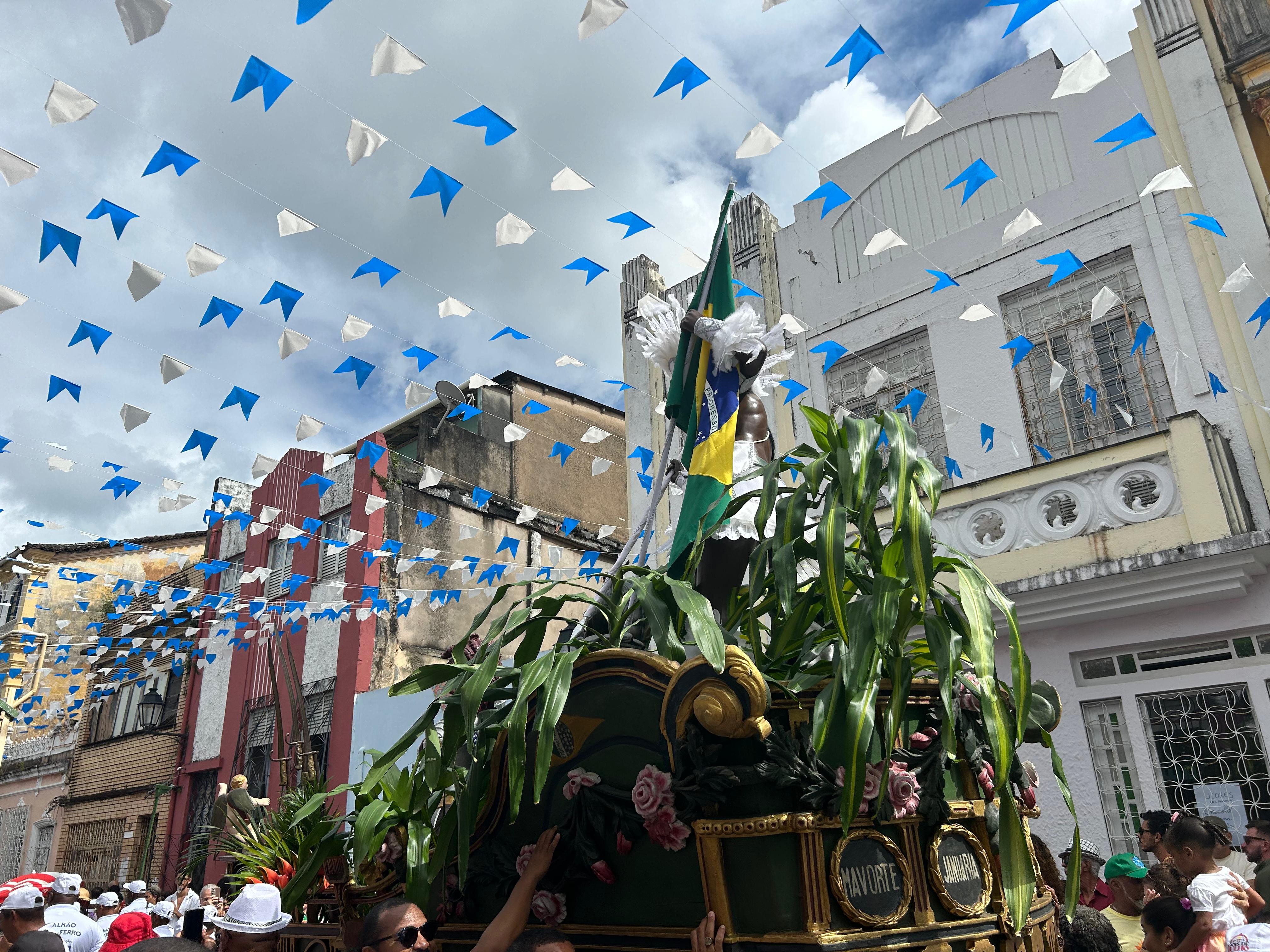 Milhares de baianos celebram 2 de Julho nas ruas de Salvador | G1
