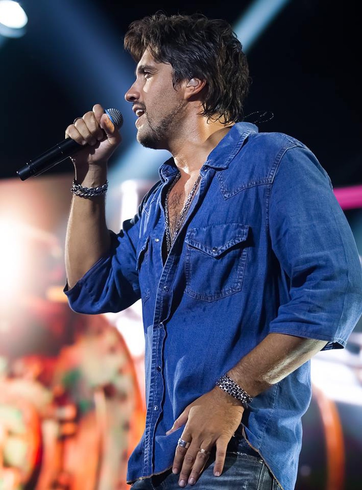 Cantor Leo Chaves promove aniversário beneficente em Uberlândia ...