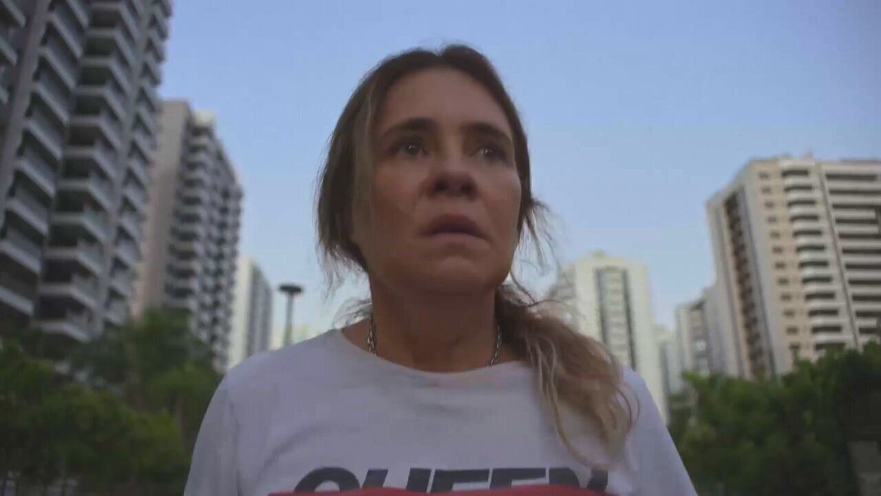 Noviço e bad boy: Paulo Mendes mostra versatilidade com dobradinha em ...