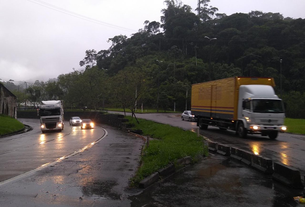 Cerca de 217 mil veículos devem passar pela rodovia BR-040 durante a ...