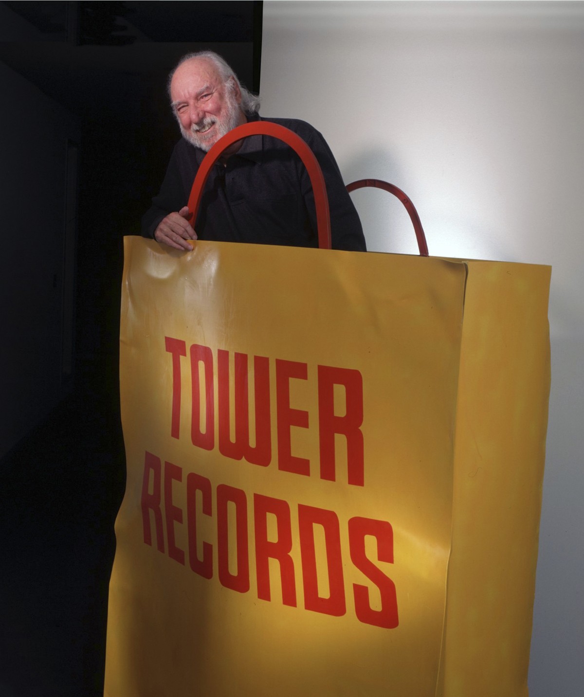 Russ Solomon, fundador da Tower Records, morre aos 92 anos | Música | G1
