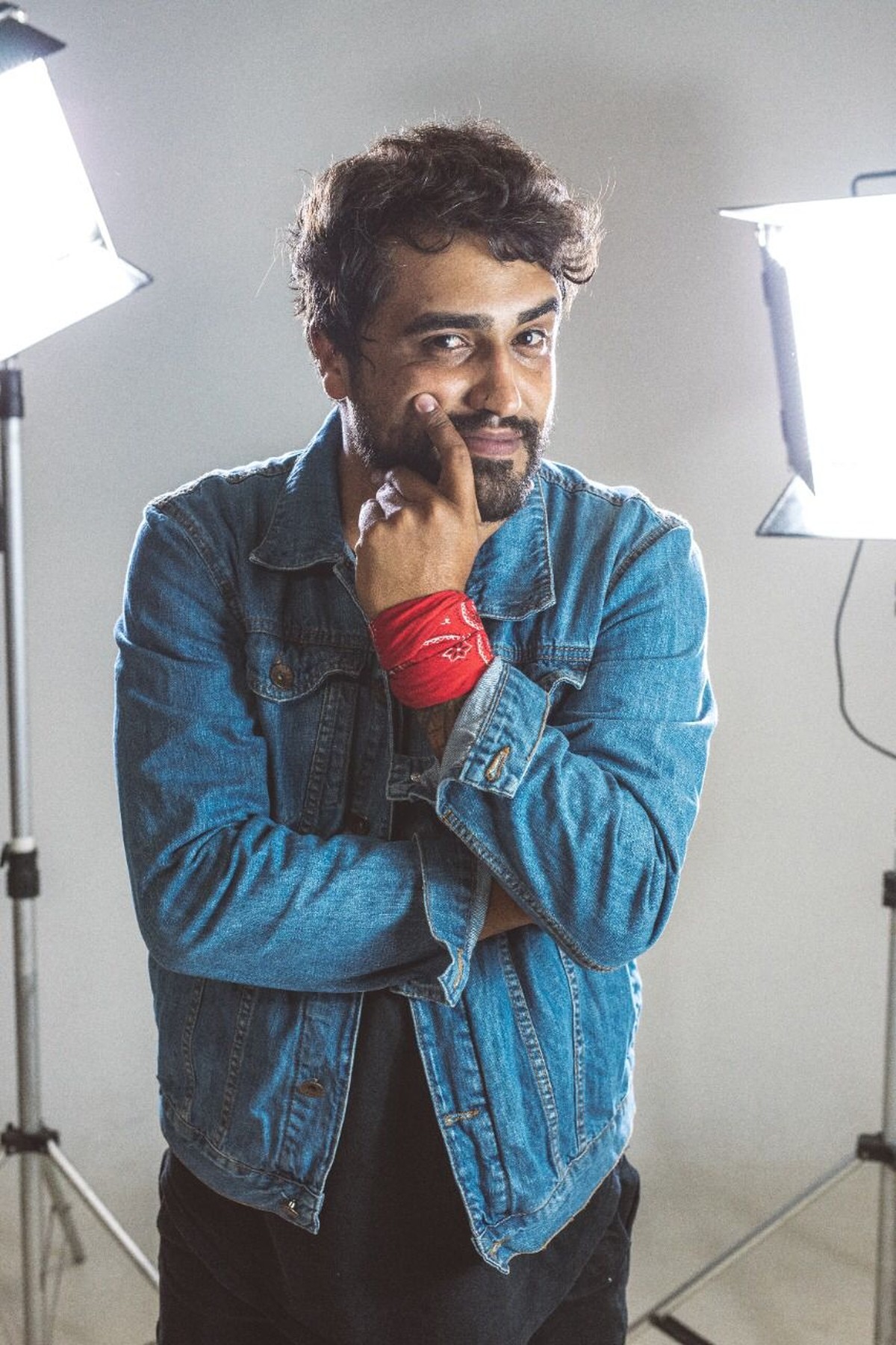 Humorista comemora 10 anos de carreira com show de stand up em Campinas ...