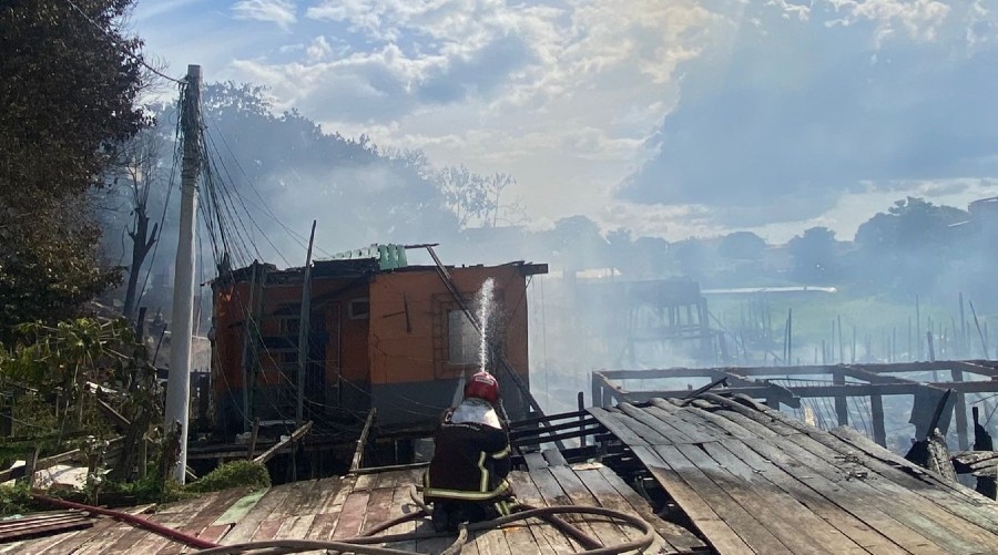 Fotos mostram comunidade 'Bairro do Céu' destruída por incêndio em ...