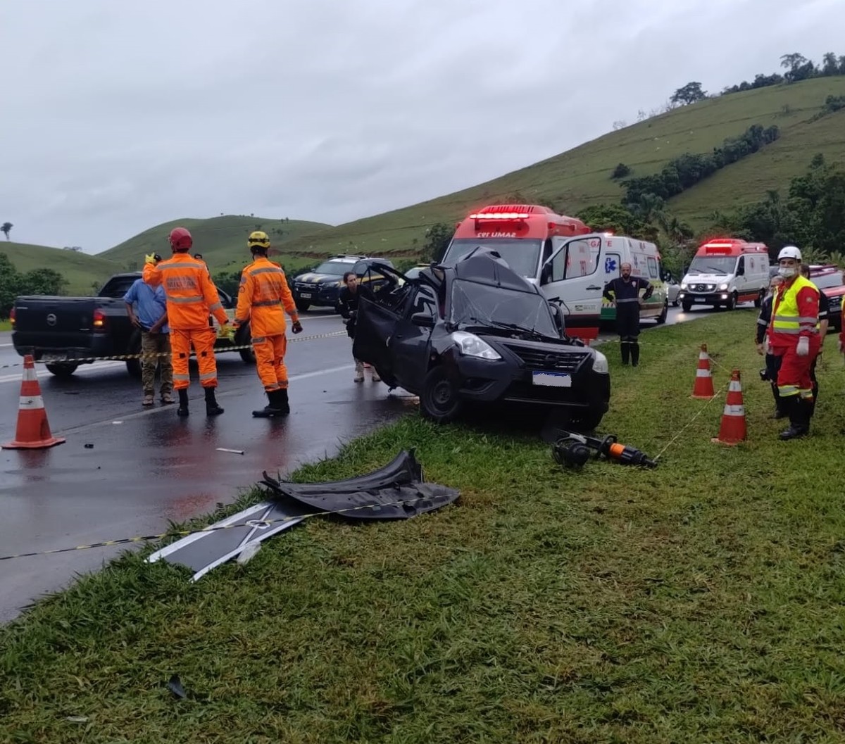 Acidente entre carro e carreta deixa três mortos na BR-116, em MG | Zona da Mata | G1