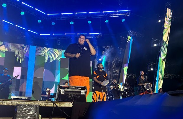 FOTOS E VÍDEOS: Corso da Tusca tem shows com reprodução de meme e ...