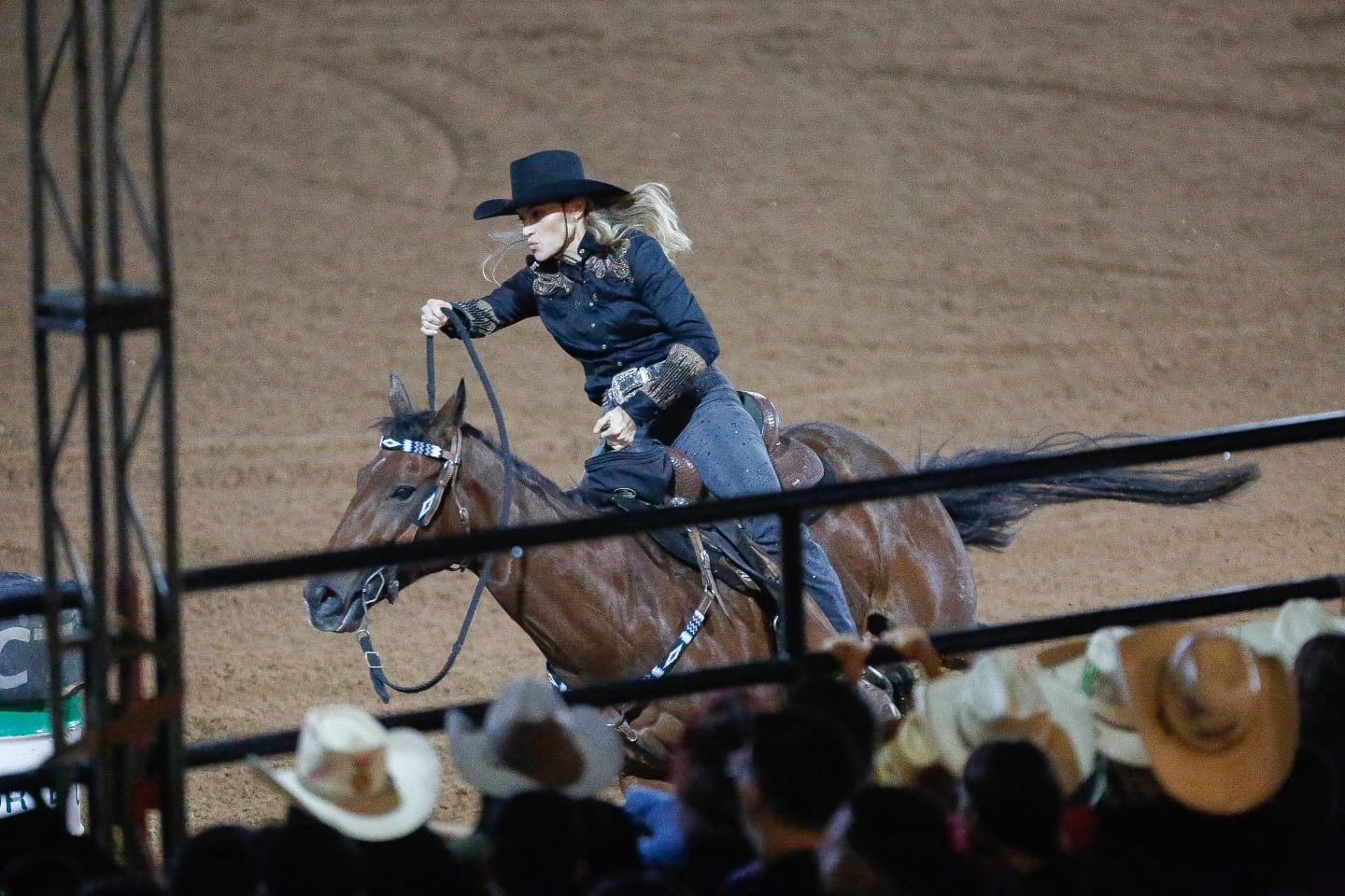 Terceira noite do Limeira Rodeo tem provas dos três tambores feminina e ...