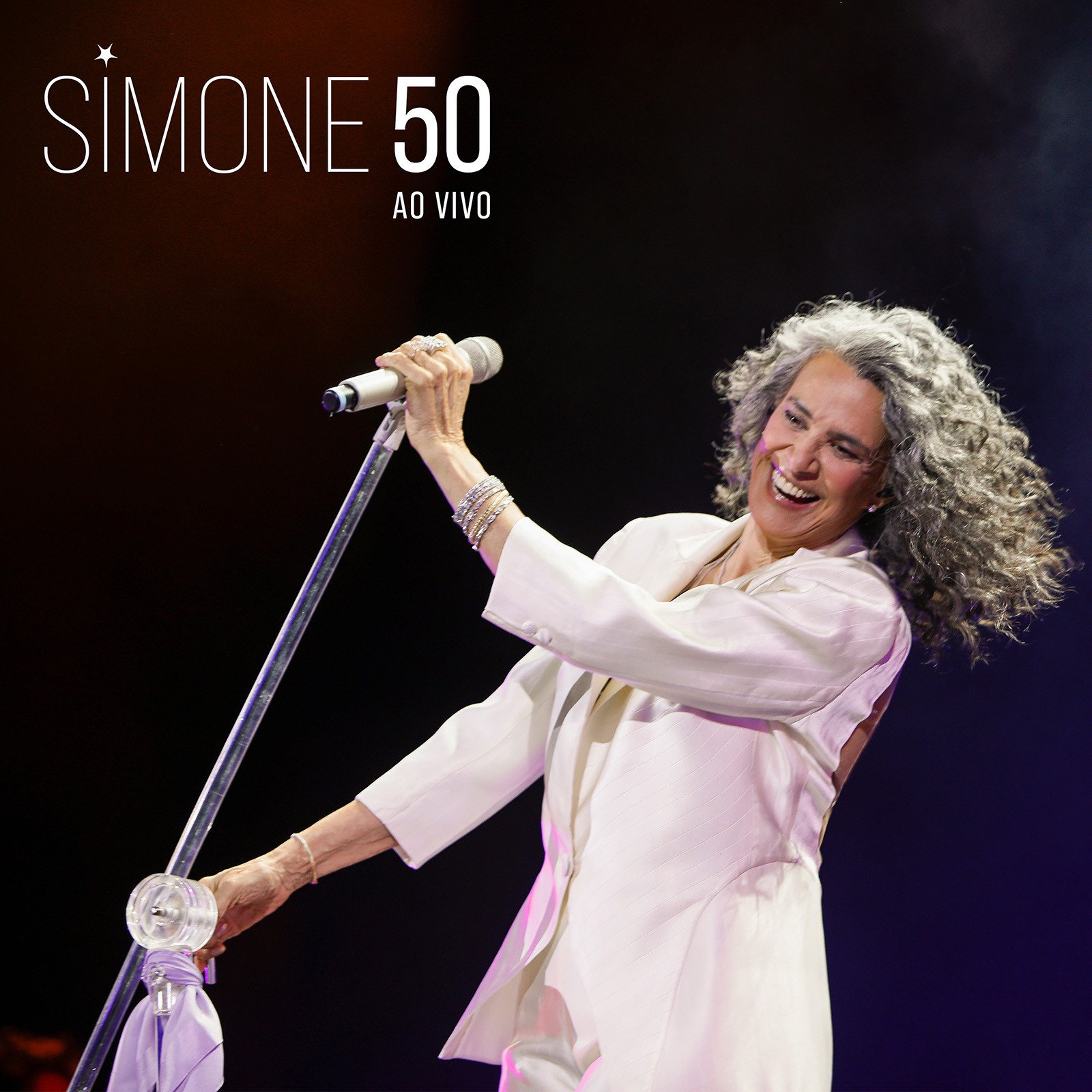 Simone está bem na foto de álbum ao vivo que eterniza a felicidade do ...