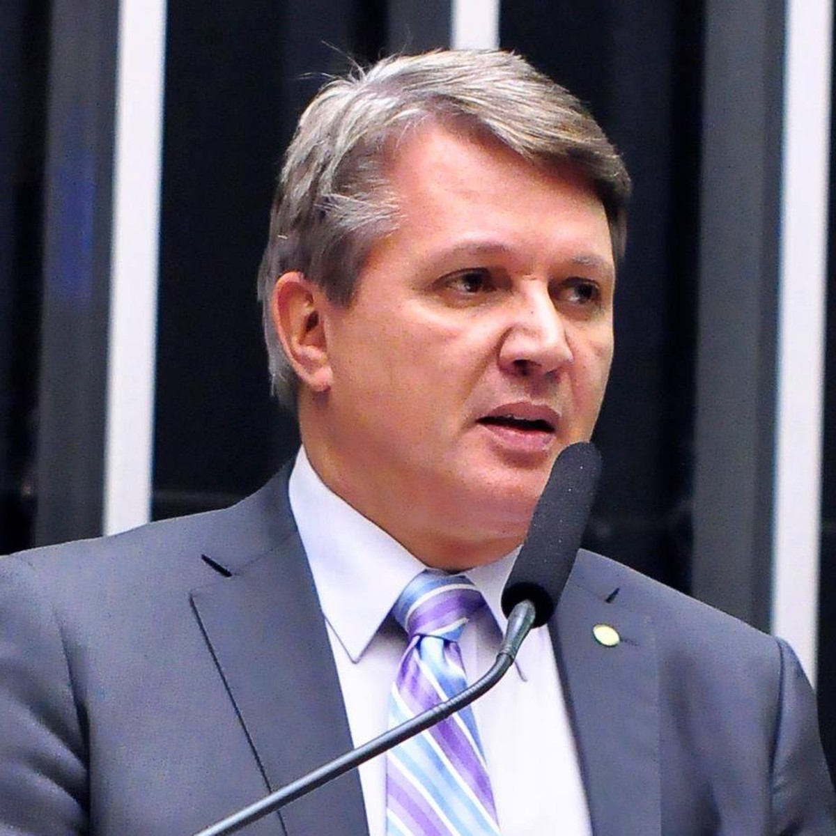 Ex-deputado federal é detido com sinais de embriaguez após se envolver ...