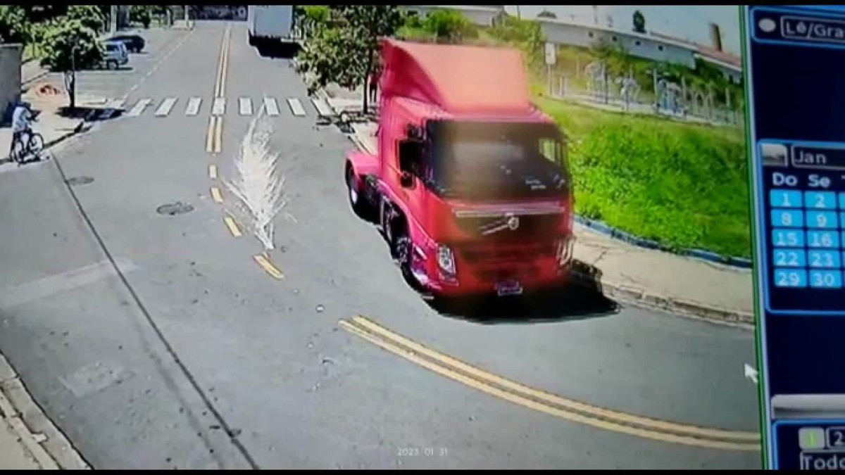 VÍDEO: caminhão desce rua desgovernado e invade condomínio em Hortolândia | Campinas e Região | G1