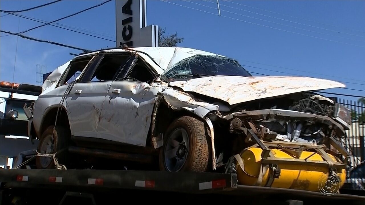 Motorista é preso por embriaguez ao volante após capotar carro em avenida de Itapetininga ...