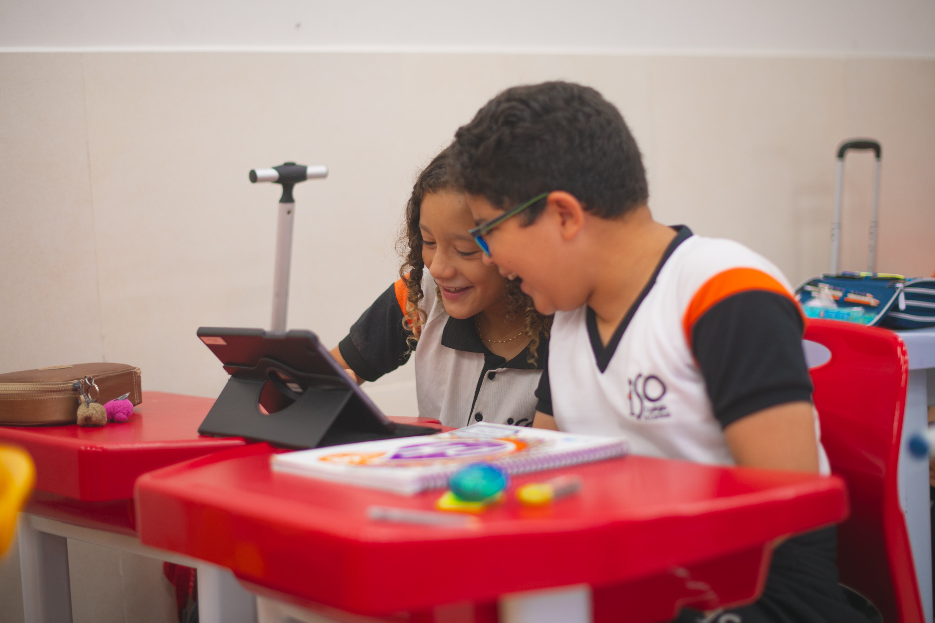 Jogos e brincadeiras são fundamentais para o desenvolvimento infantil ...