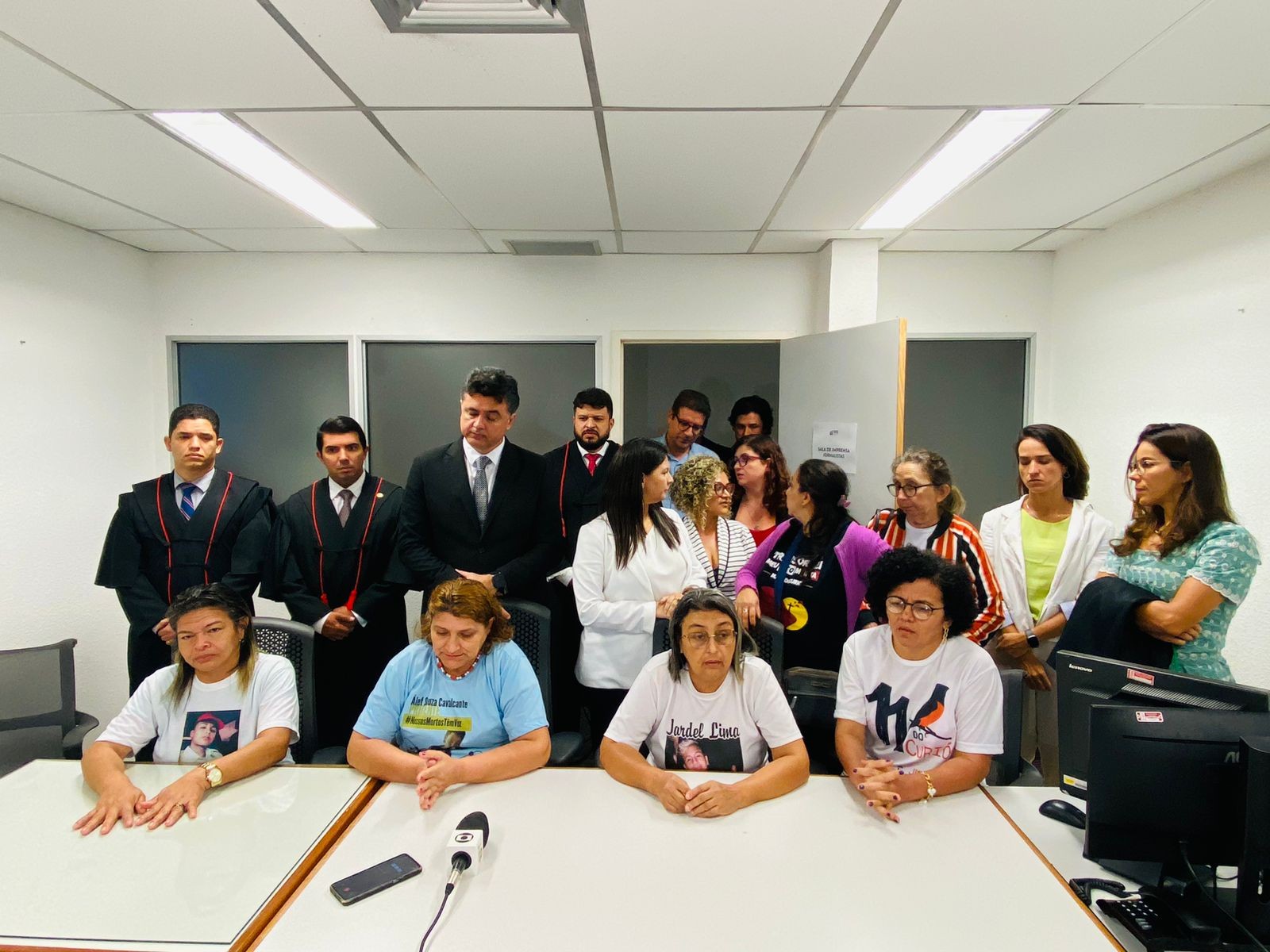 Sobe para seis o número de policiais condenados a prisão por chacina ...