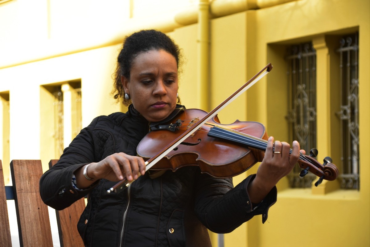 Violista da Ospa tenta recuperar instrumento artesanal levado em ...
