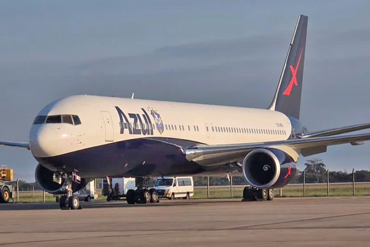 Seleção vai à Copa em avião da Azul que não é da Azul; entenda | G1
