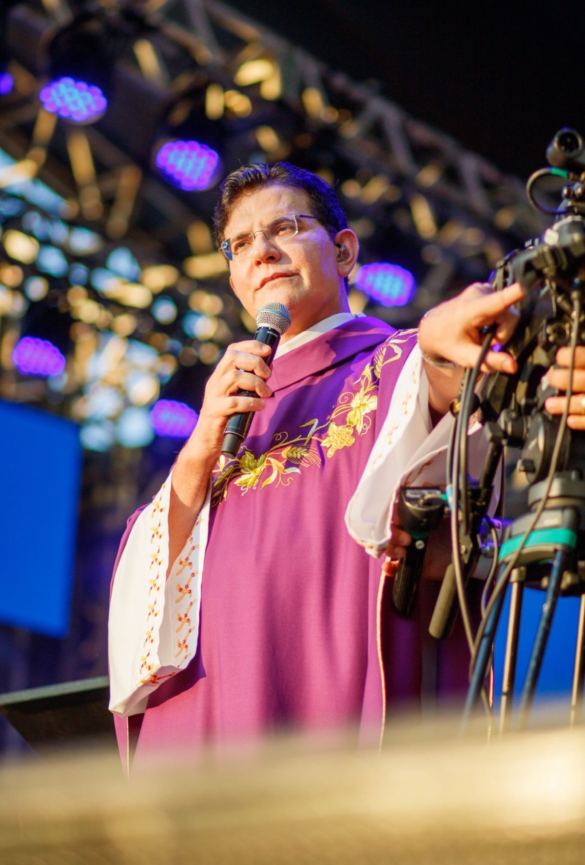 Padre Reginaldo Manzotti em Divinópolis: segunda edição do 'Evangelizar ...