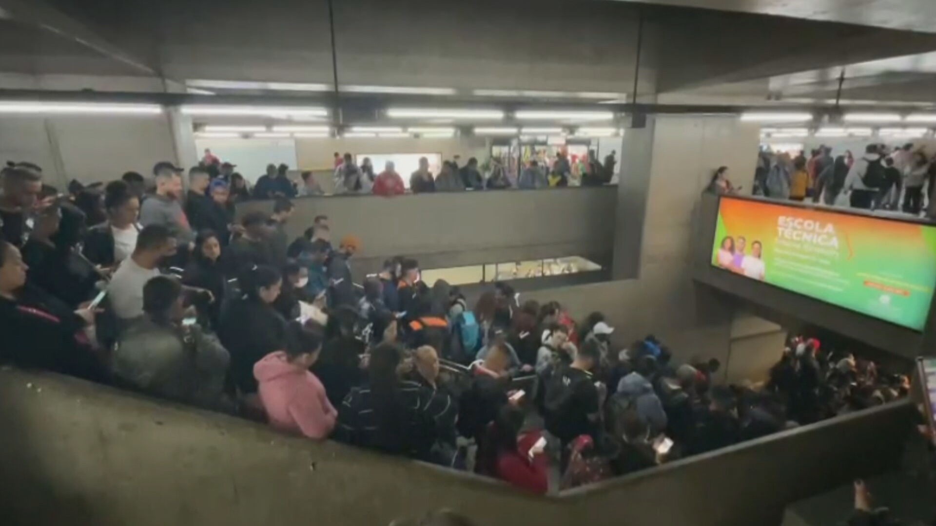 Linha 1-Azul e 3-Vermelha do Metrô de SP operam com velocidade reduzida ...