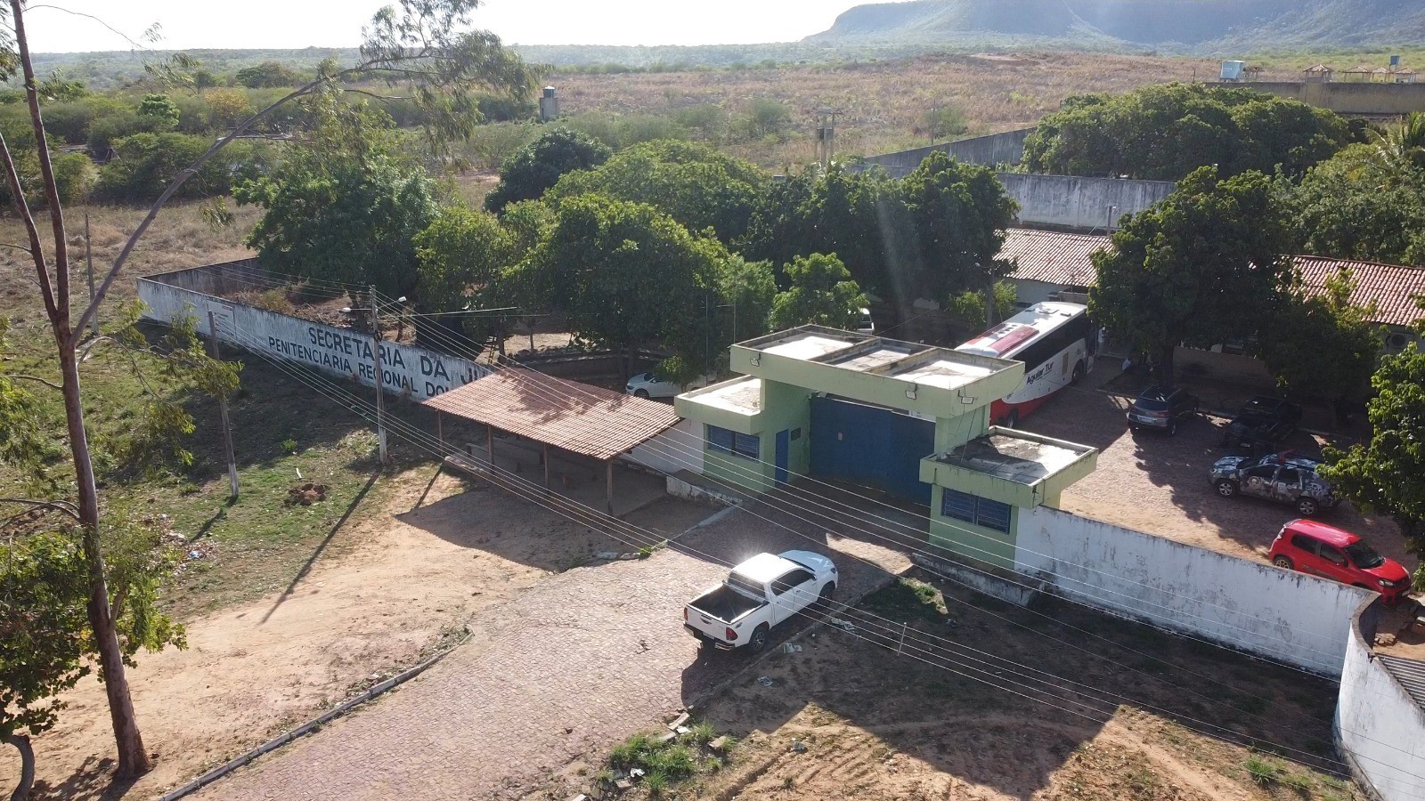 Policiais penais são punidos por fuga de 17 presos da penitenciária de ...