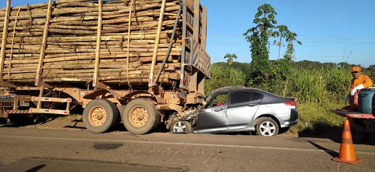 Acidente envolvendo carro e carreta deixa uma pessoa morta na BR-010 em Imperatriz | Maranhão | G1