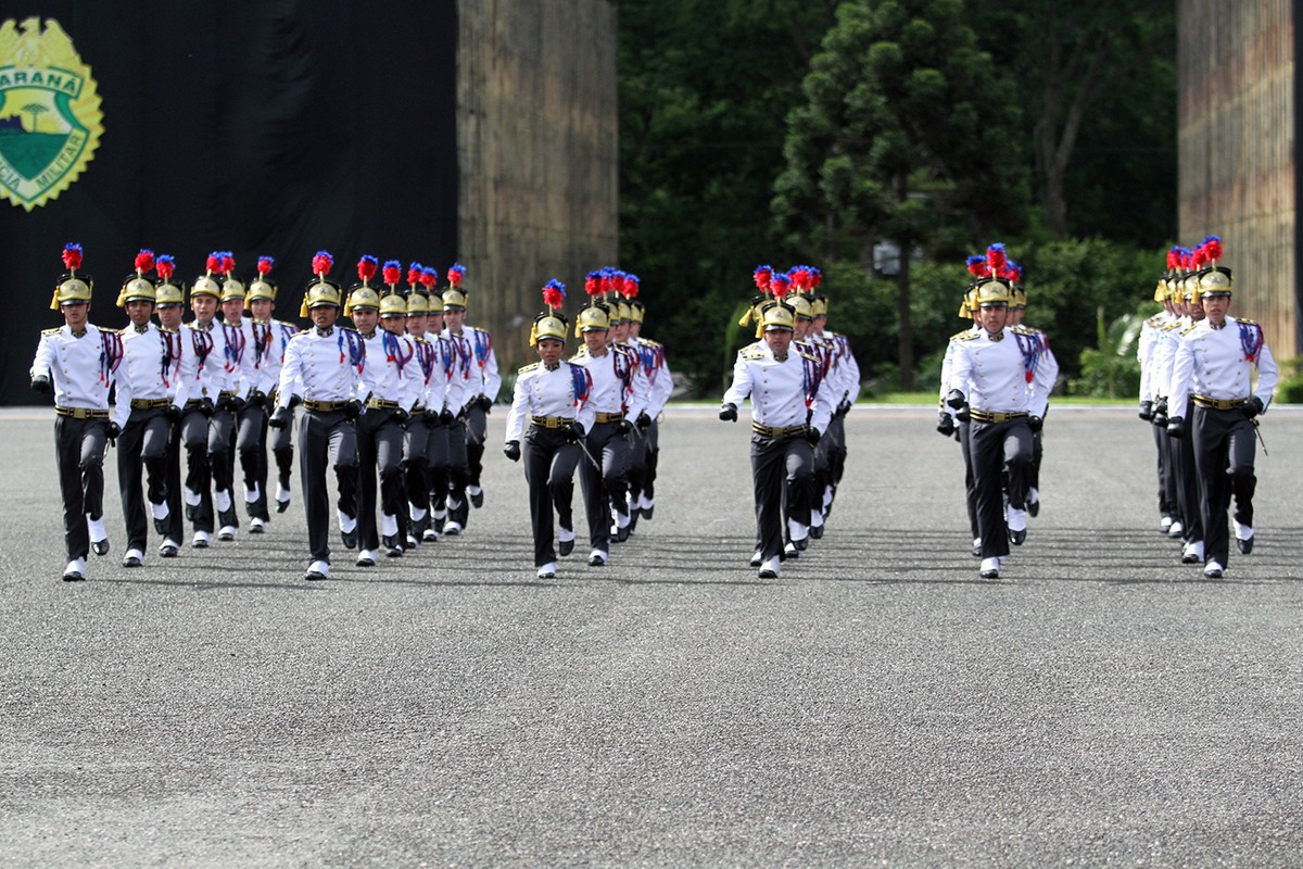 Polícia Militar do Paraná abre concurso público com 110 vagas para ...