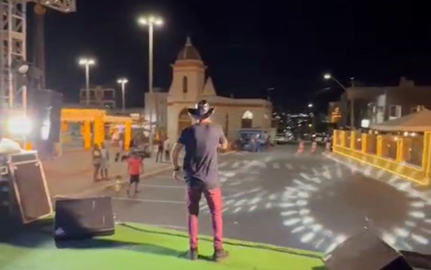 Cantor sergipano viraliza após show sem plateia | G1