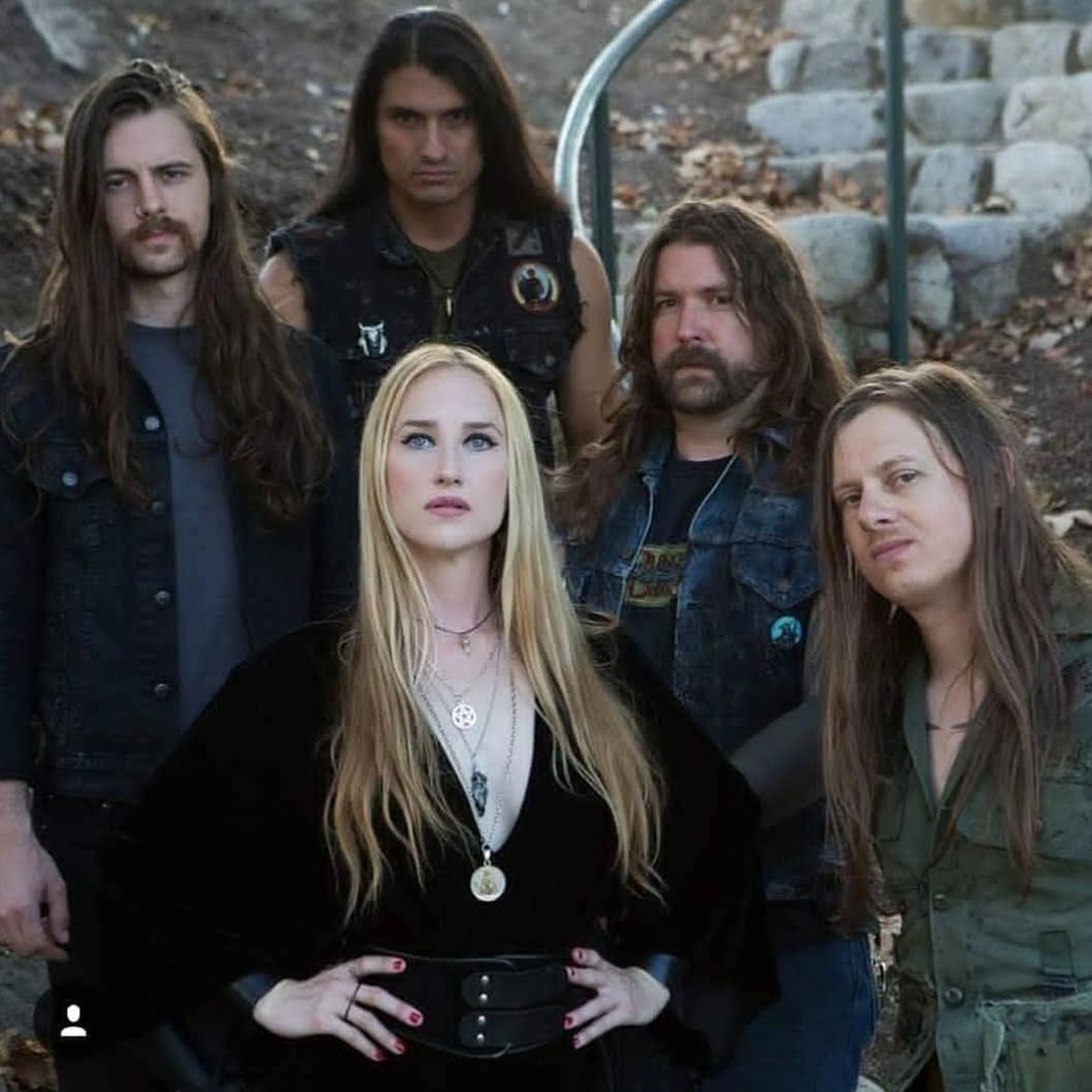Jill Janus, vocalista da banda Huntress, morre aos 43 anos