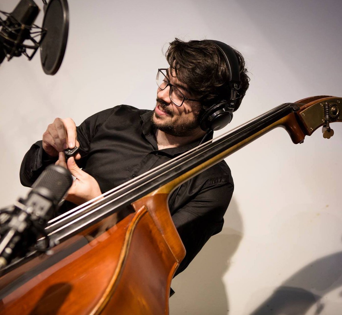 Baixista Fi Maróstica lança o primeiro álbum solo autoral, 'Visão do ...