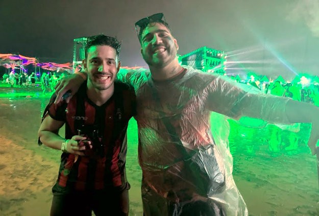 FOTOS E VÍDEOS: Corso da Tusca tem shows com reprodução de meme e ...