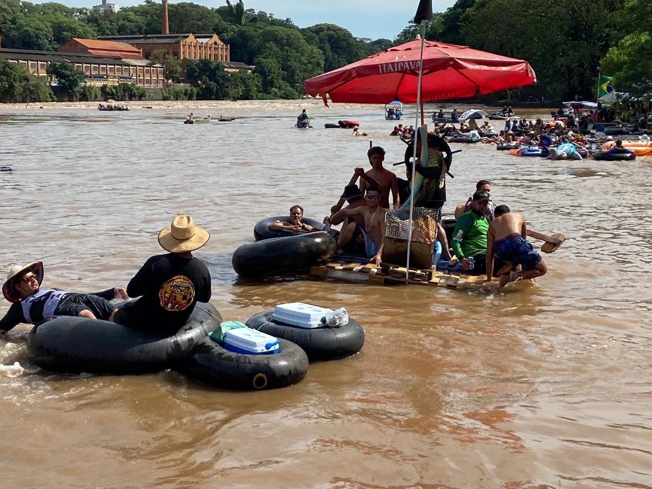 FOTOS: passeio de boia reúne visitantes no Rio Piracicaba: 'Maior ...