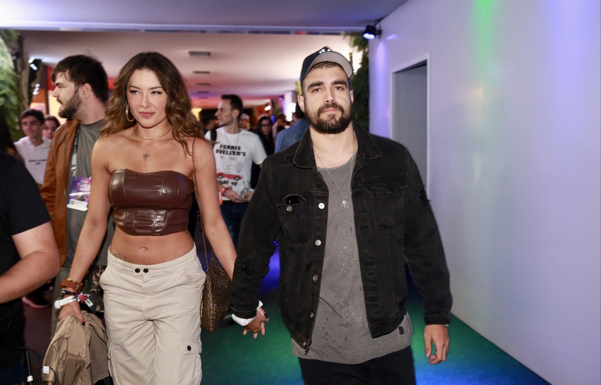 Caio Castro diz que prefere curtir festival no meio do público porque ...