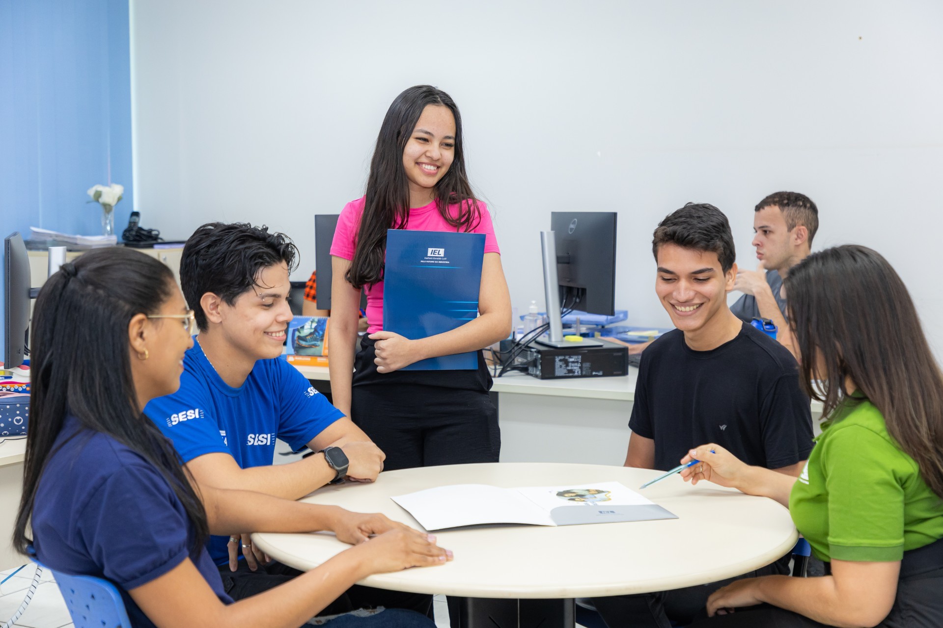 IEL divulga 35 vagas de estágio com bolsas de até R$ 2,2 mil; veja como ...