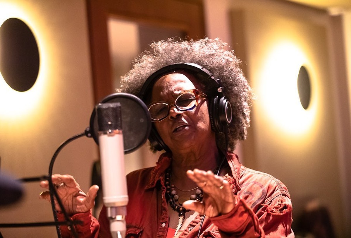 Sandra Sá lança single com registro inédito de música que gravou há dez ...