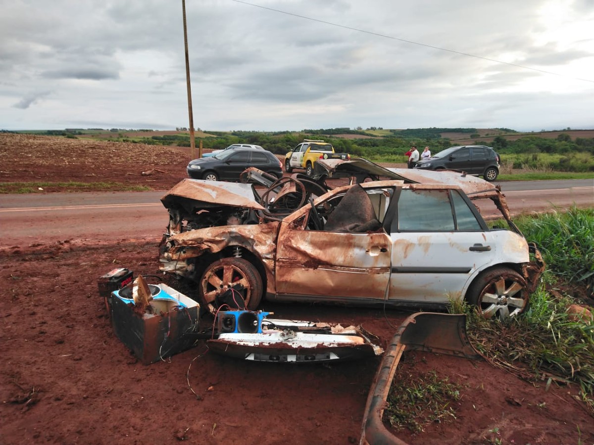 Acidente entre dois veículos deixa um morto e dois feridos graves na PR-454, em Astorga | Norte ...