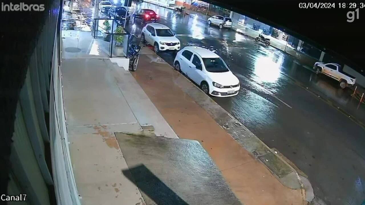 VÍDEO: Idoso é atropelado duas vezes ao atravessar rua e fica em estado grave no DF | Distrito ...
