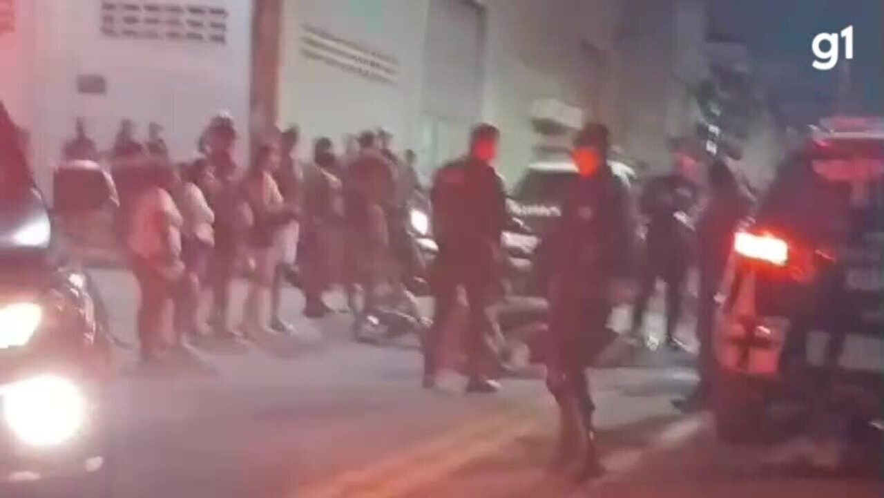 Policial reage a assalto e atira em dois adolescentes em Caucaia