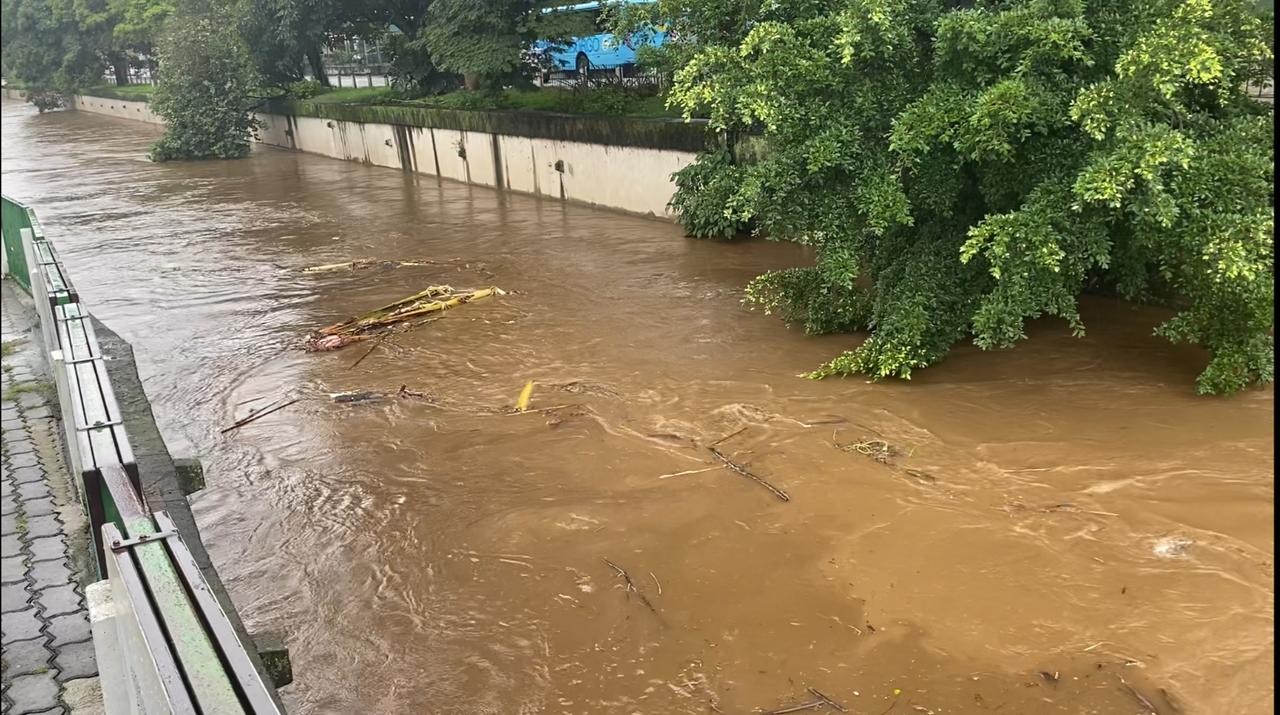 Risco de alagamentos permanece alto em Nova Friburgo | G1